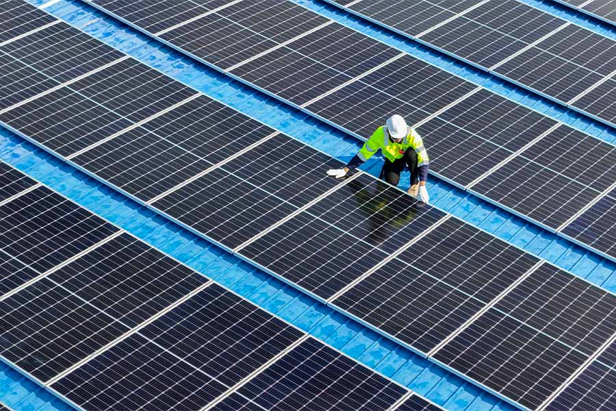 Solar panel manufacturers required to register online | India | Law.asia