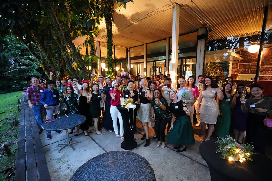 ACC Singapore hosts sparkling year-end party | Law.asia